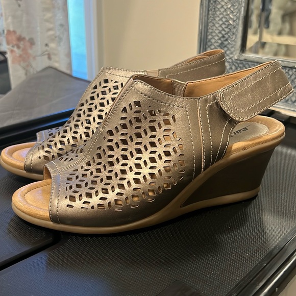 Earth | Shoes | Earth Sandals Cascade Metallic Platinum Leather Wedges ...